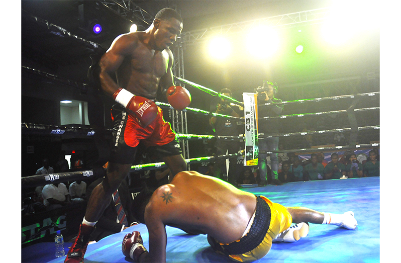 Amsterdam registers first-round KO in feature bout - Guyana Chronicle
