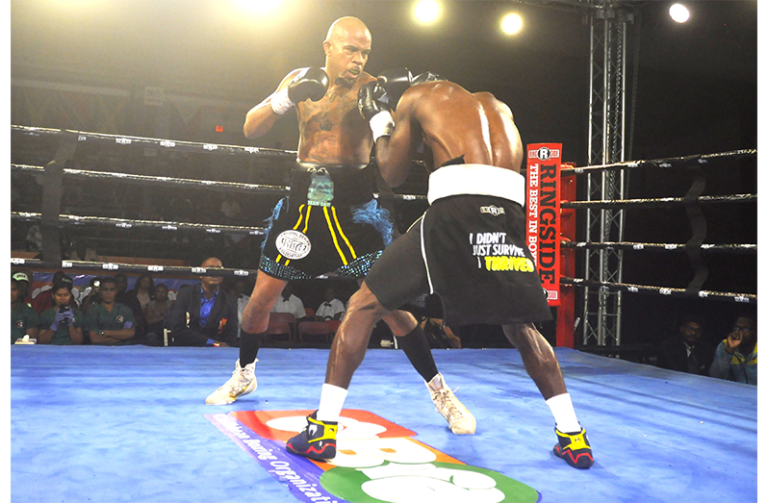 Amsterdam registers first-round KO in feature bout - Guyana Chronicle