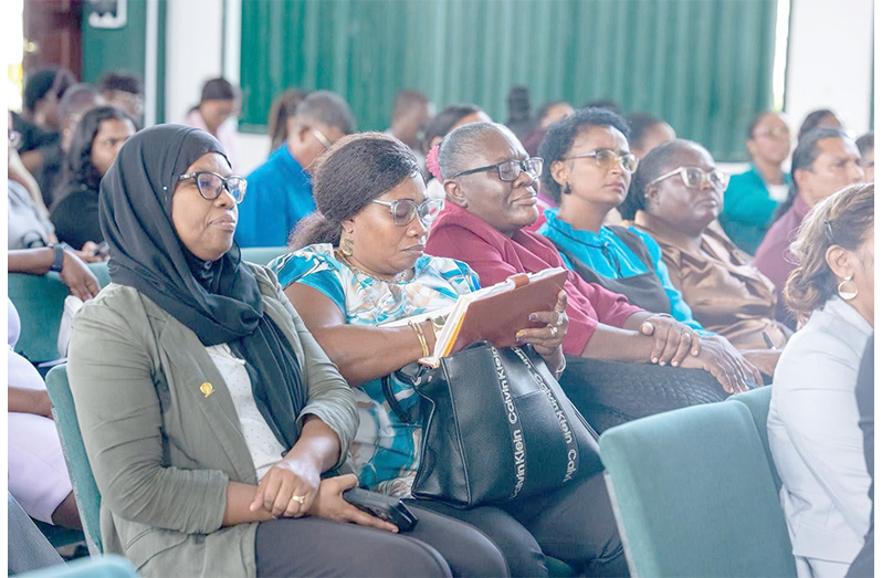 Education stakeholders discuss social media's impact on children ...