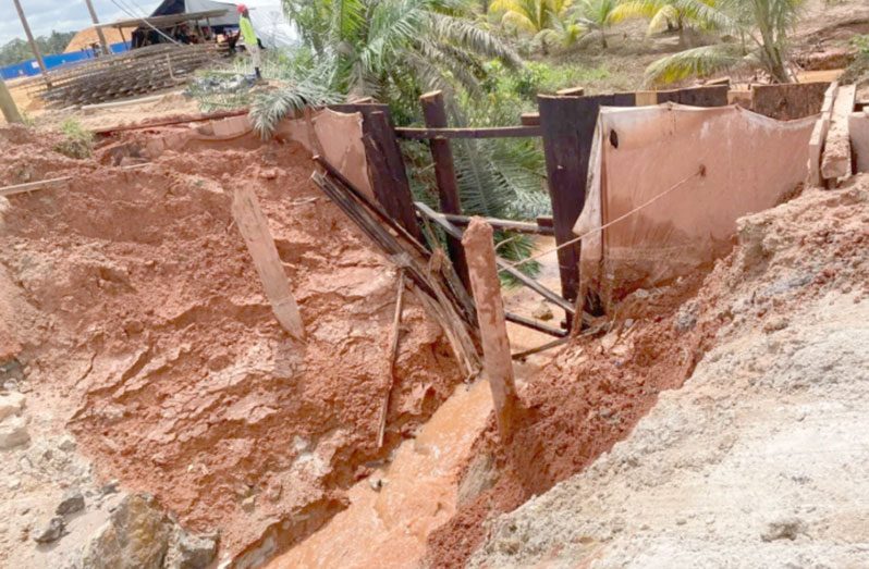 Gov’t installs mobile pump to ease flooding in West Watooka - Guyana ...